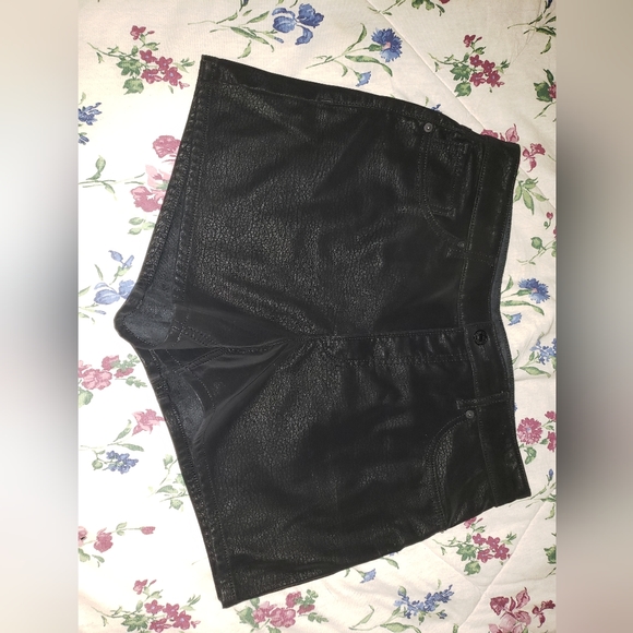 Express | Shorts | Preowned Black Express Midi High Rise Shorts Size 2 ...